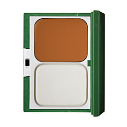 Clinique City Base Compact Foundation SPF 15 | Makeup | BeautyAlmanac